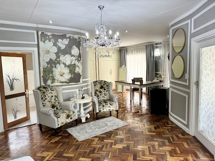 Cestlavie Boutique Hotel - Emalahleni