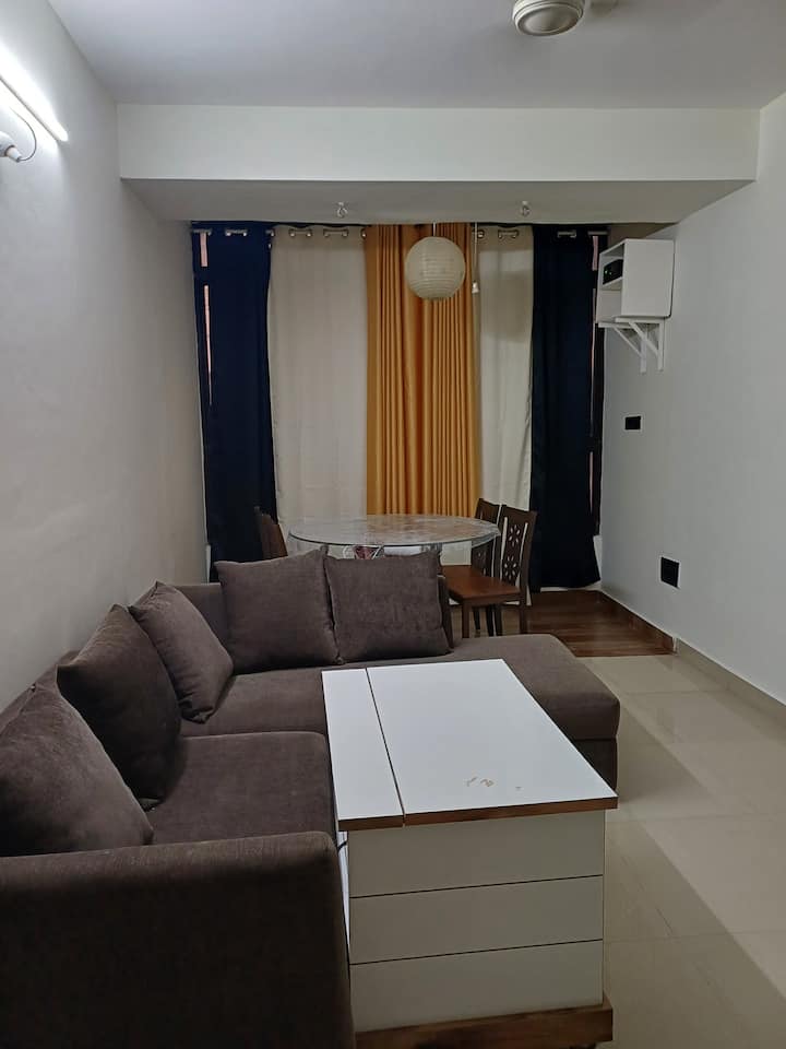 Contemporary Private Room, Heart Of Indiranagar - Bangalore