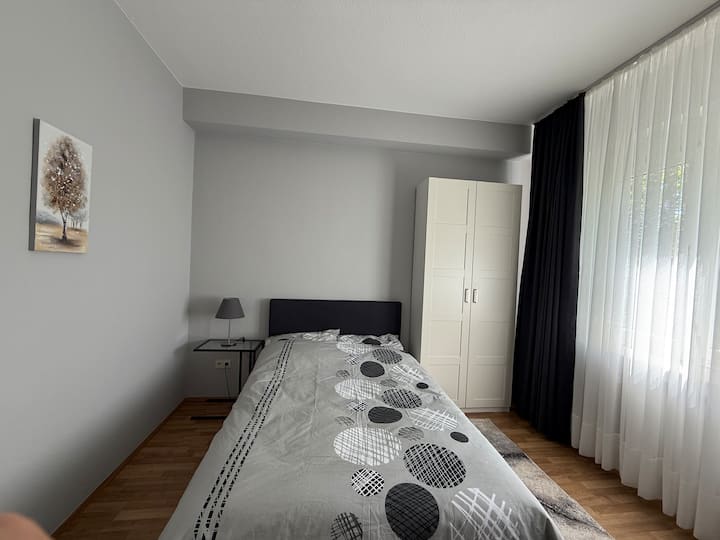 1 Room In A Central Location + Ring View | Lilac - Cologne
