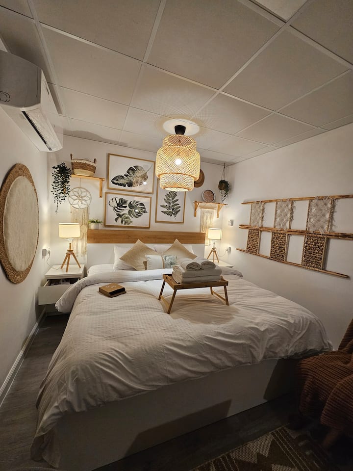 Boho Studio |Kitchen| Free Parking| Burj Khalifa - Dubái