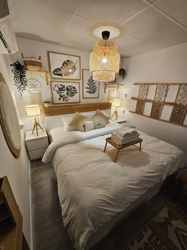 Boho Studio Near Bus Stop, Kfc & Petrol Station - Dubaj