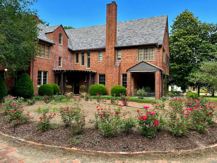 Holiday House - Montgomery, AL