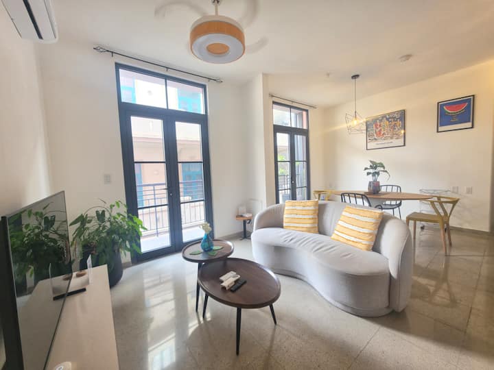 Front Balcony · Couples And Digital Nomads · Santa Ana - Ciudad de Panamá
