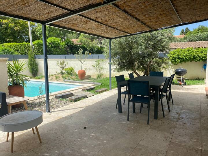 Maison Pour 6 Personnes - Piscine - Beaucaire