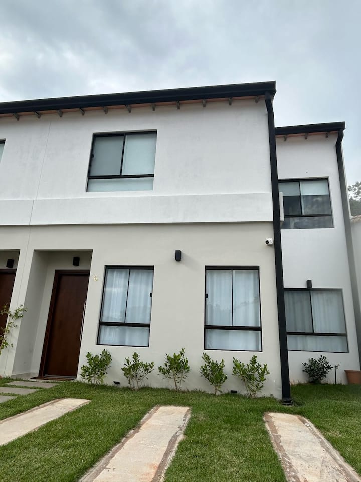Hermoso Dúplex En Barrio Cerrado - San Bernardino