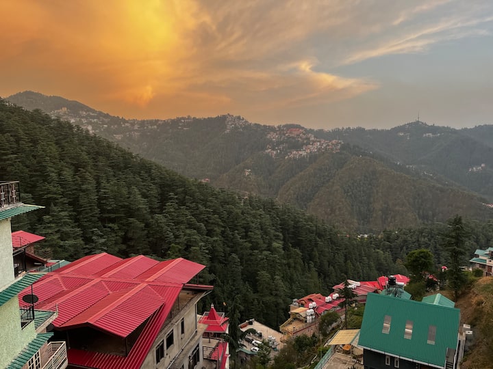 Scenic 4 Bedroom Stay-sleeps 10 - Shimla