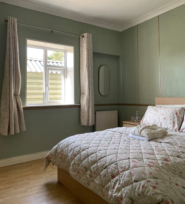 Ensuite - Naas