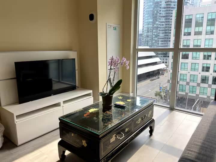 Modern Condo By Cn Tower | Walk To Attractions! - Toronto