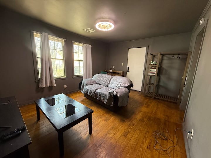 Cozy Retreat#2: With 1 King And 1 Queen Bed - Derby, KS
