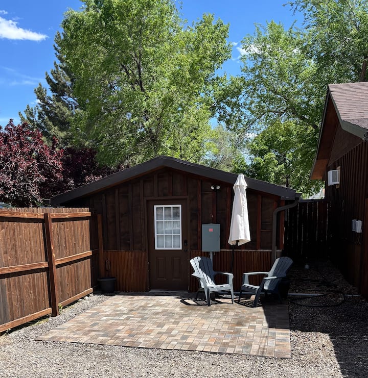 Cozy Cabin Guest House - Montrose, CO