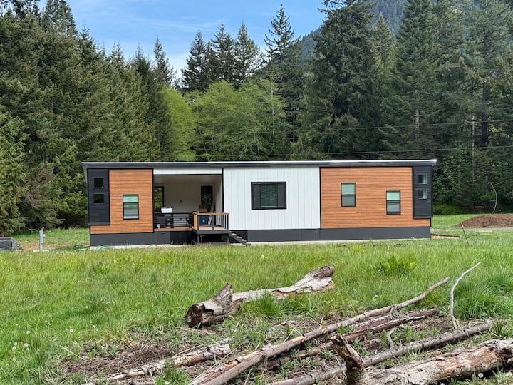Modern Tiny House In The Country - Olympic National Park, WA