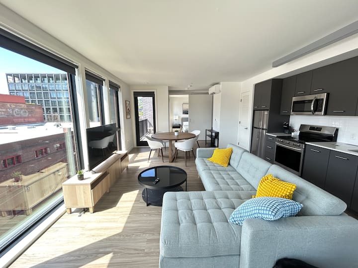 Penthouse 2 Bedroom With Balcony - Portland, OR