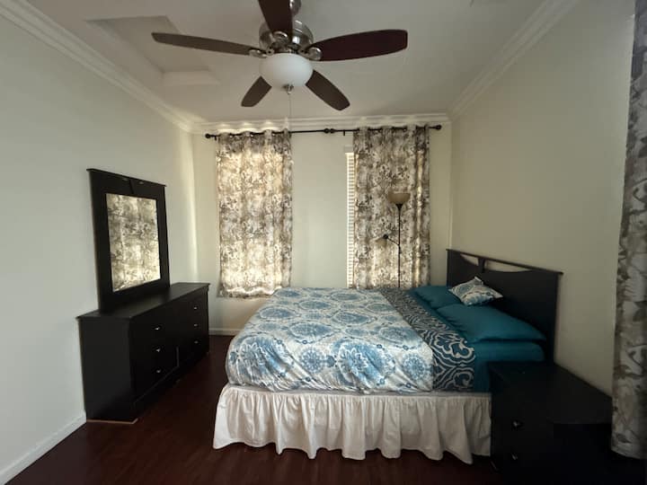 Spacious Room & Bath Combo - Sacramento