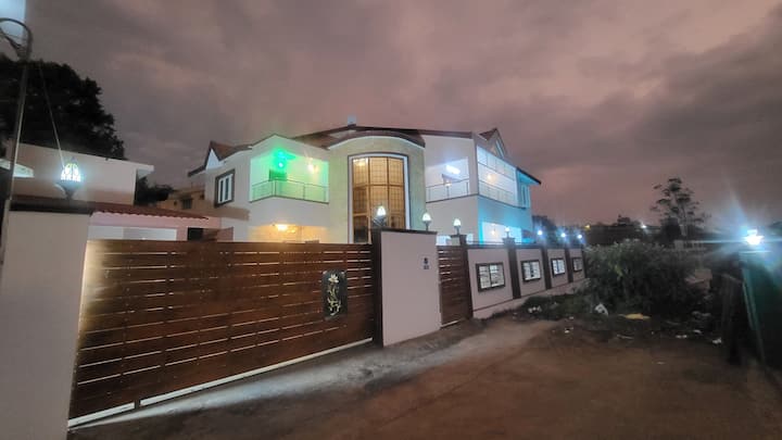 Rail Ridge Luxury Villa - Ooty