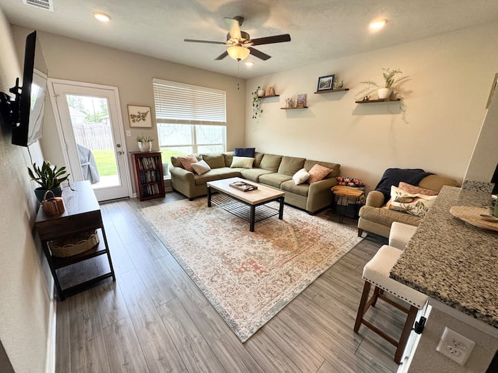 Bryan College Station Home Pet/family Friendly - Bryan, TX