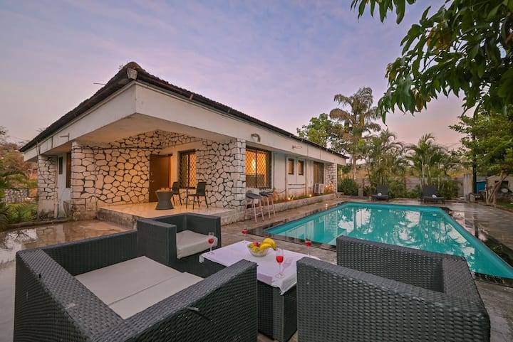 4 Bhk Garden Villa W Pool & Lawn In Lonavla - Lonavla