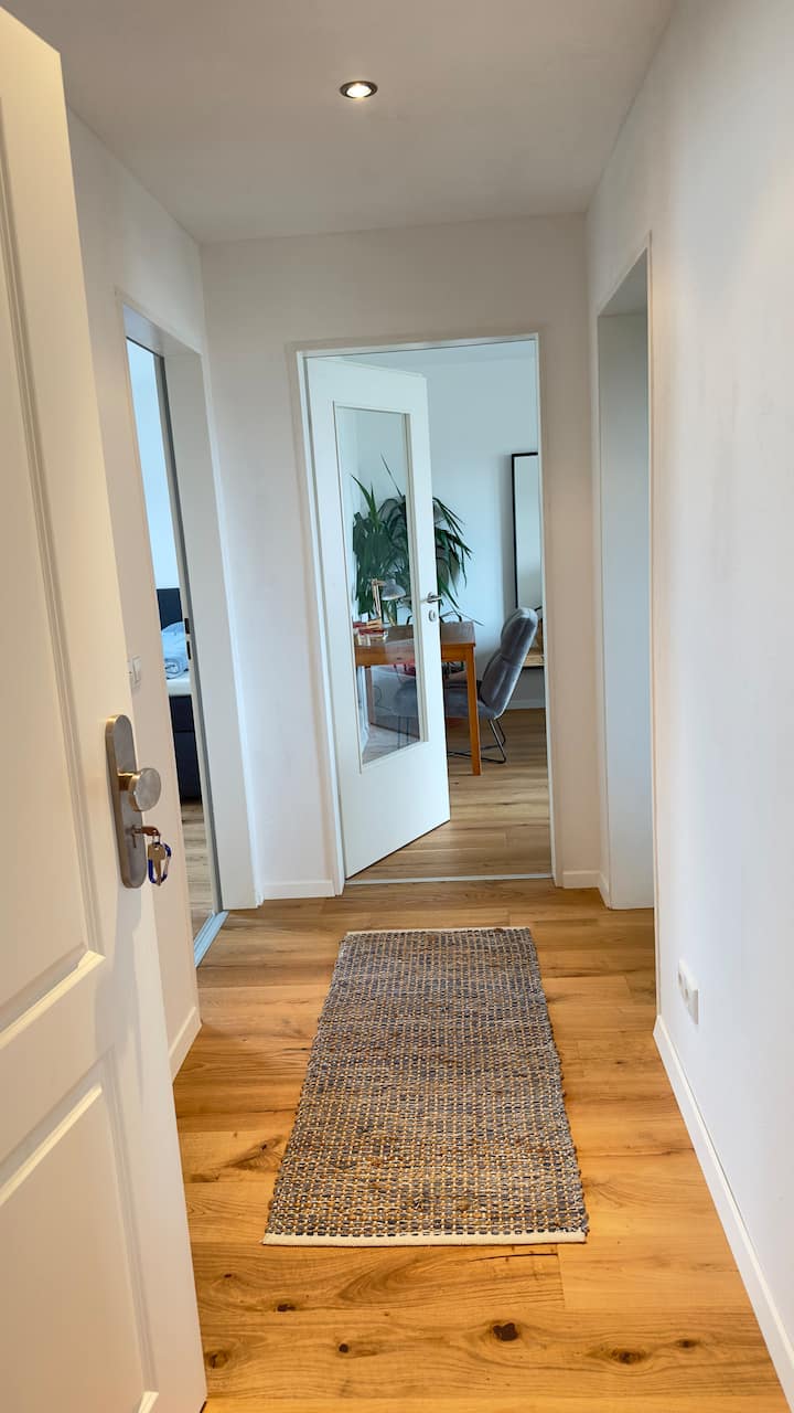 Stilvolle 2 Zi. Whg In Top Lage - Rosenheim