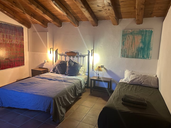 Chambre Privée Pour 3 Personnes. - Figueras