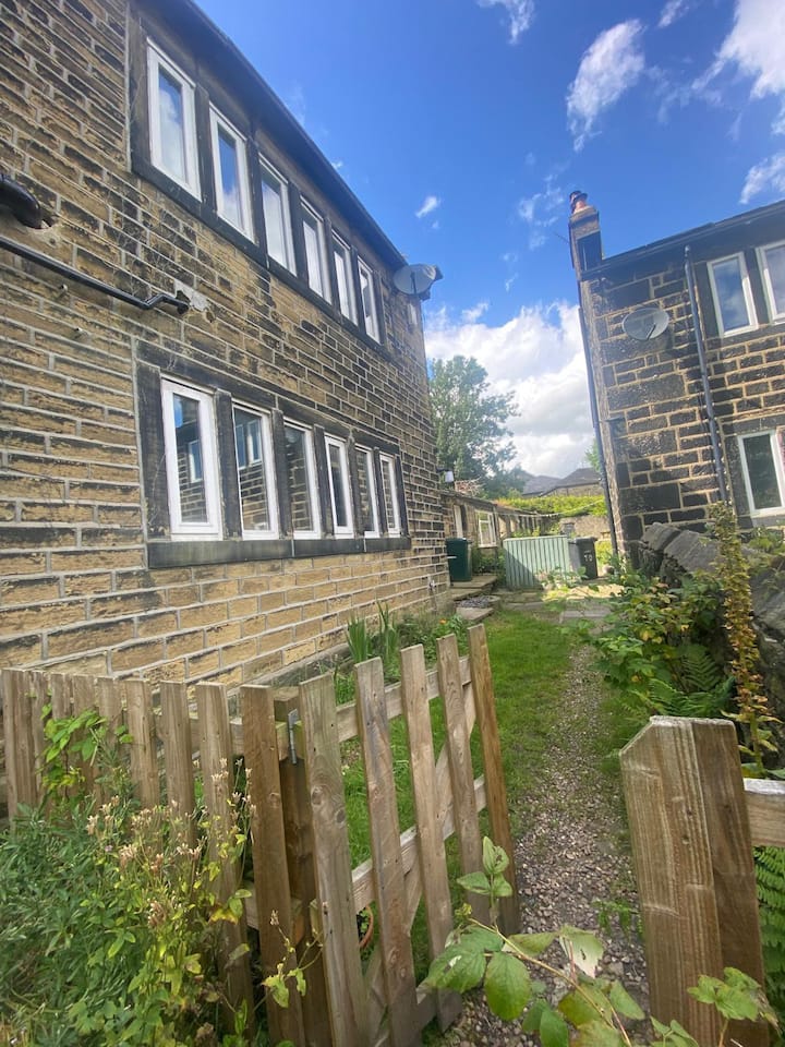 Weavers Cottage - Keighley