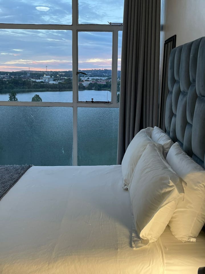 Lakeview Escape. - Germiston