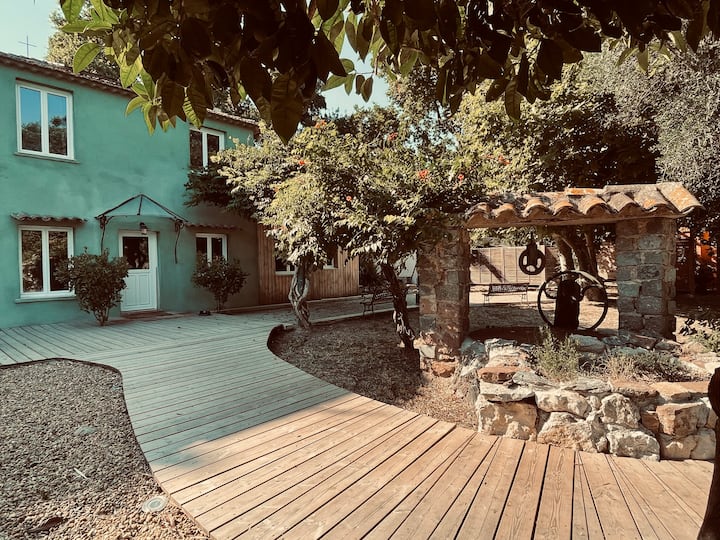 Bâtisse De Vacances.cadre Unique. Mer Et Nature. - Fréjus