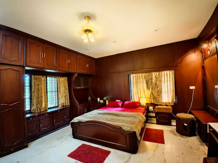 Royal Eden Mahal Luxury Homestay - Chennai
