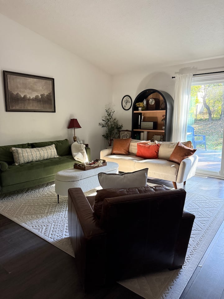 Calm & Cozy Family Retreat - Bloomington