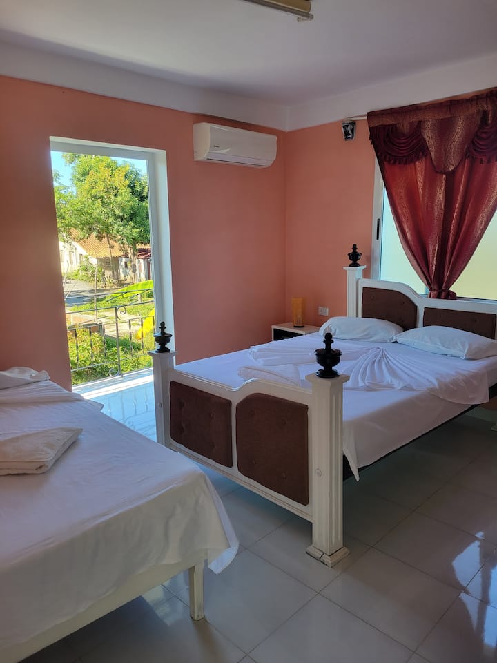 Lila. 3 Habitaciones + Generador - Viñales