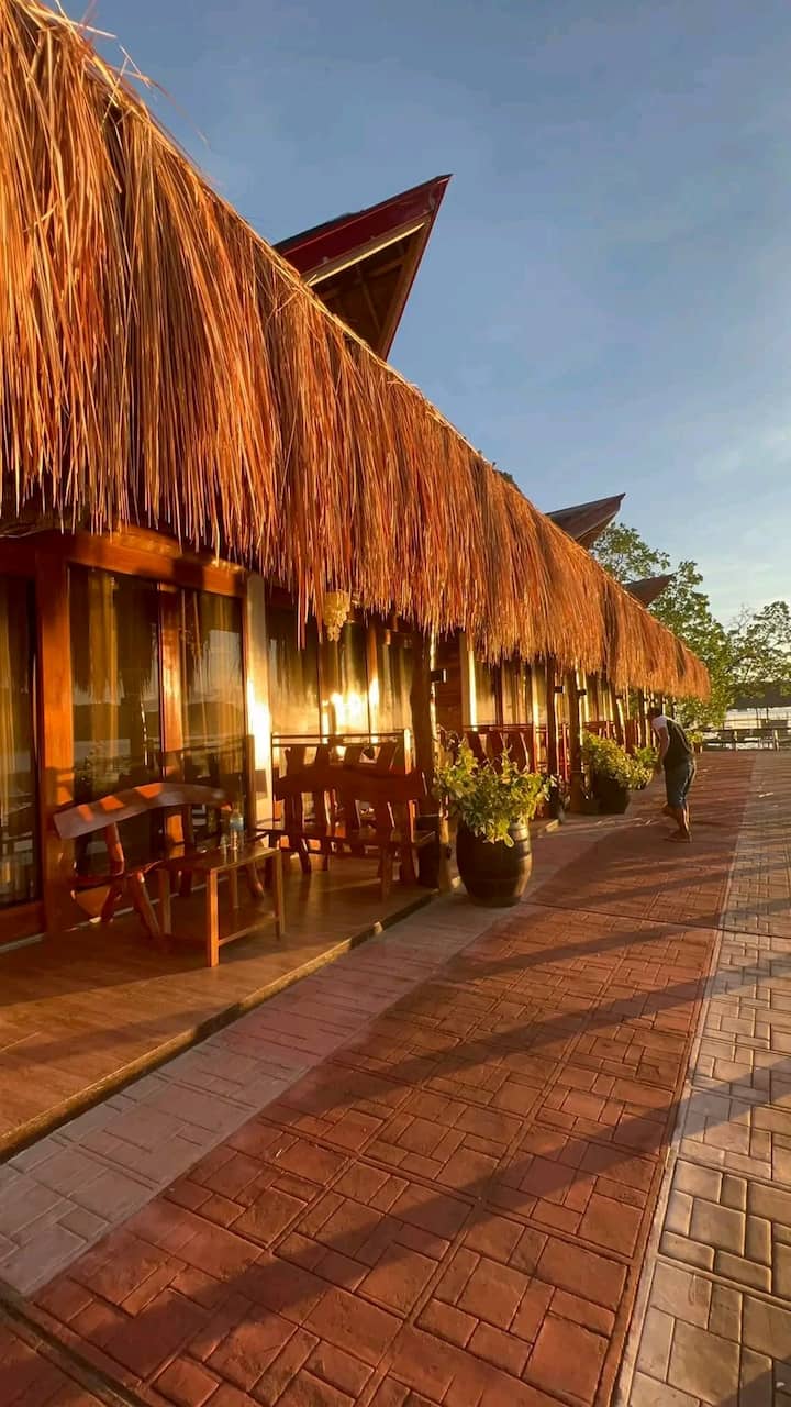 Beachfront View - Hinatuan