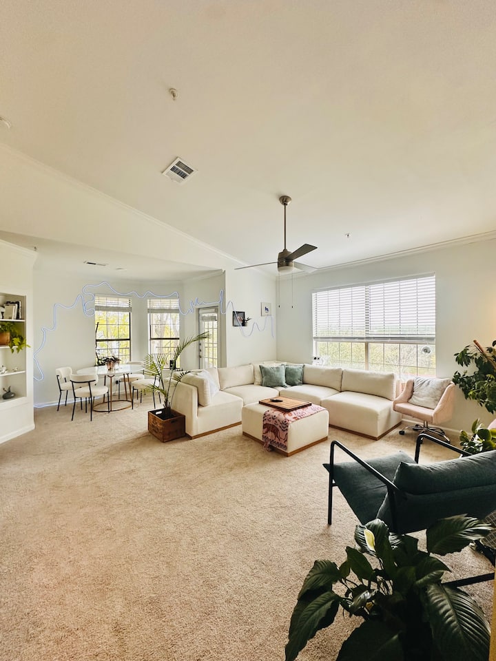 Peaceful Sun-filled 1br Retreat - Foothills Of Barton Creek, TX