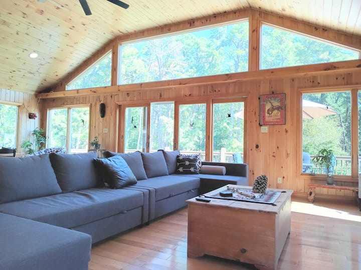 Rustic Ranch In The Pines - Medford, NJ