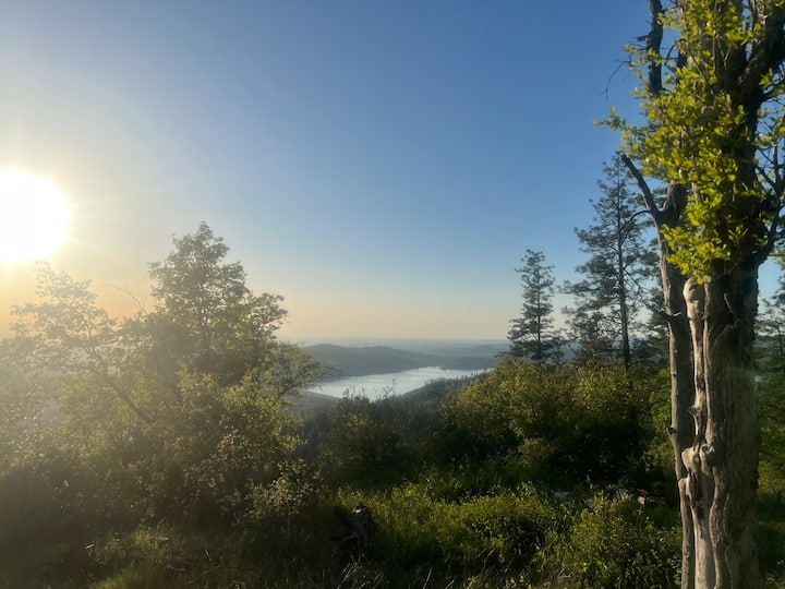 Retreat In The Sierra Foothills - Collins Lake, Browns Valley