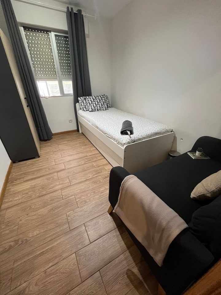 Cálida Habitación Para Viaje Individual O Pareja. - Pinto