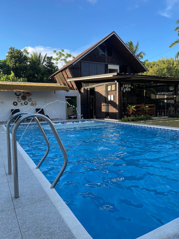 Modern Cabin With Swimming Pool + Picnic Table - Tagaytay