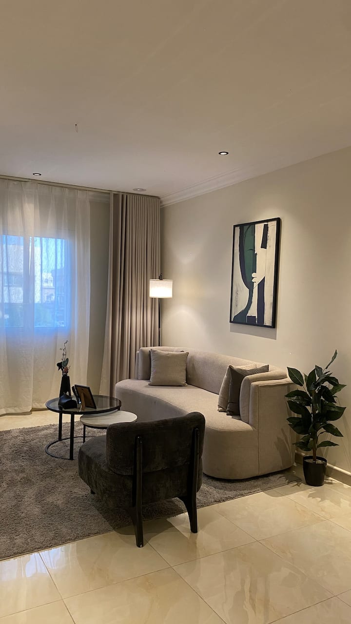 شقه أنقيه بغرفتين نوم فندقيه وصاله - Dammam