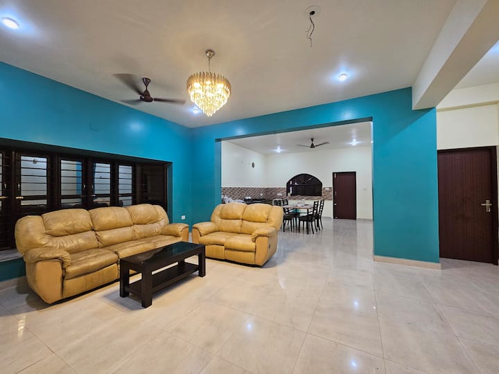 Lovingluving Majestic - 부바네스와르