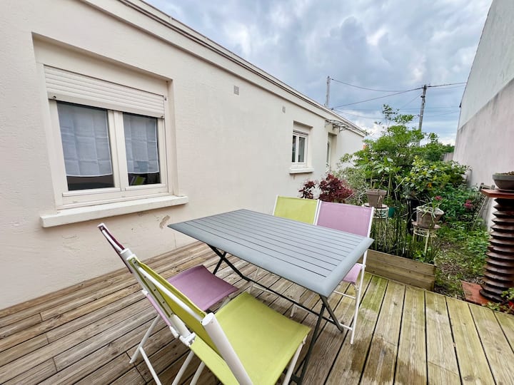 Maison Agréable 2 Chambres Avec Terrasse En Bois - La Rochelle