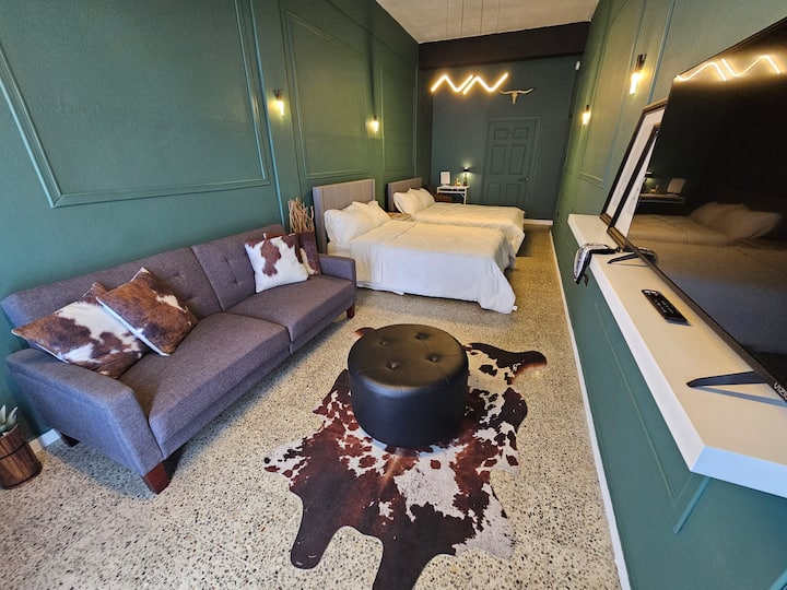 ¡Familiar, Céntrico, Elegante! - Levittown