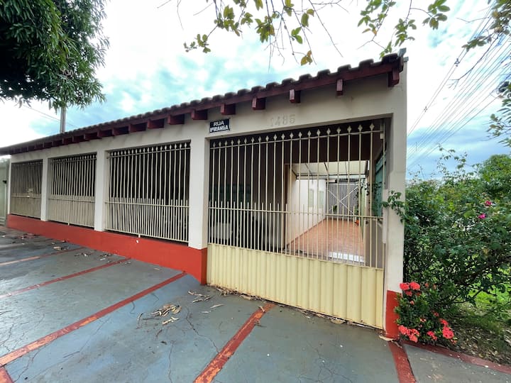 Casa Para Alugar Em Dourados-ms - Dourados