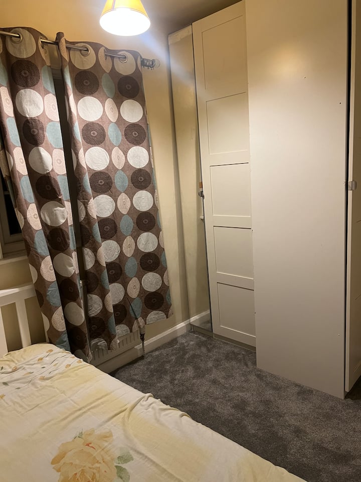 1 Double Room + 1single Room - Tonbridge
