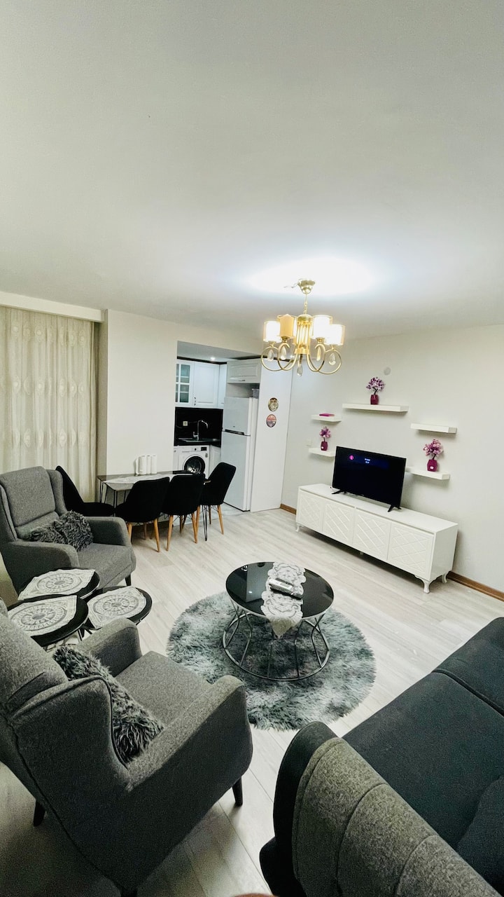 شقه غرفتين وصاله قريبه من السوق - Esenyurt