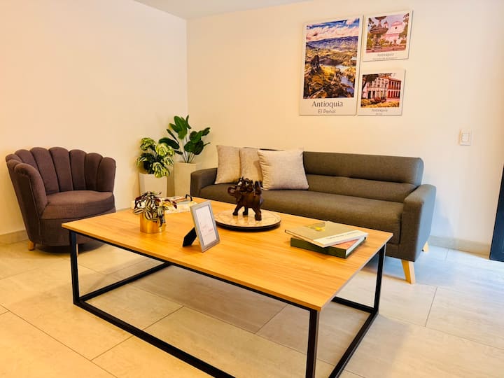 3-bedroom House In Laureles + Private Parking 6 Guests - 麥德林