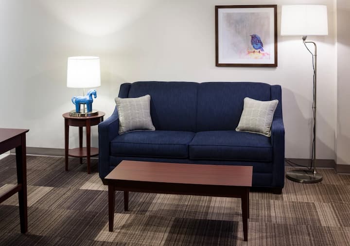 Pet Friendly 3 Units W/ Breakfast - Boise, ID