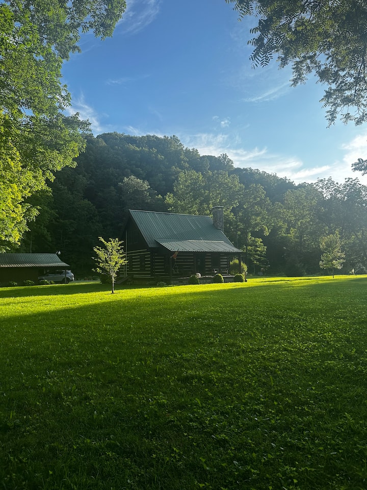 Lovey’s Cabin Retreat - White Sulphur Springs, WV