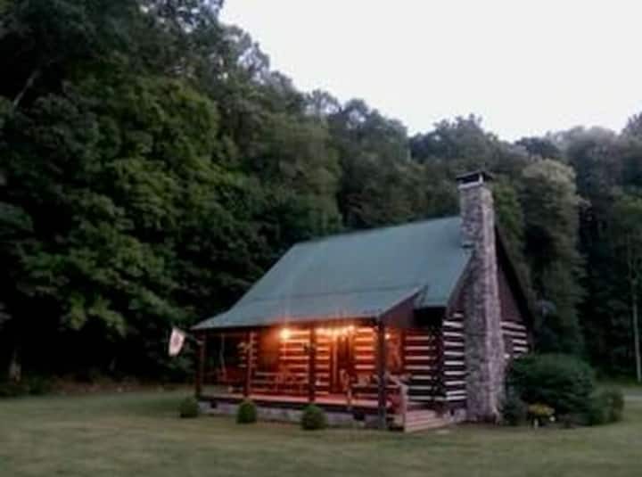 Lovey’s Cabin Retreat-summer Getaway…aaaaahhhh - White Sulphur Springs, WV