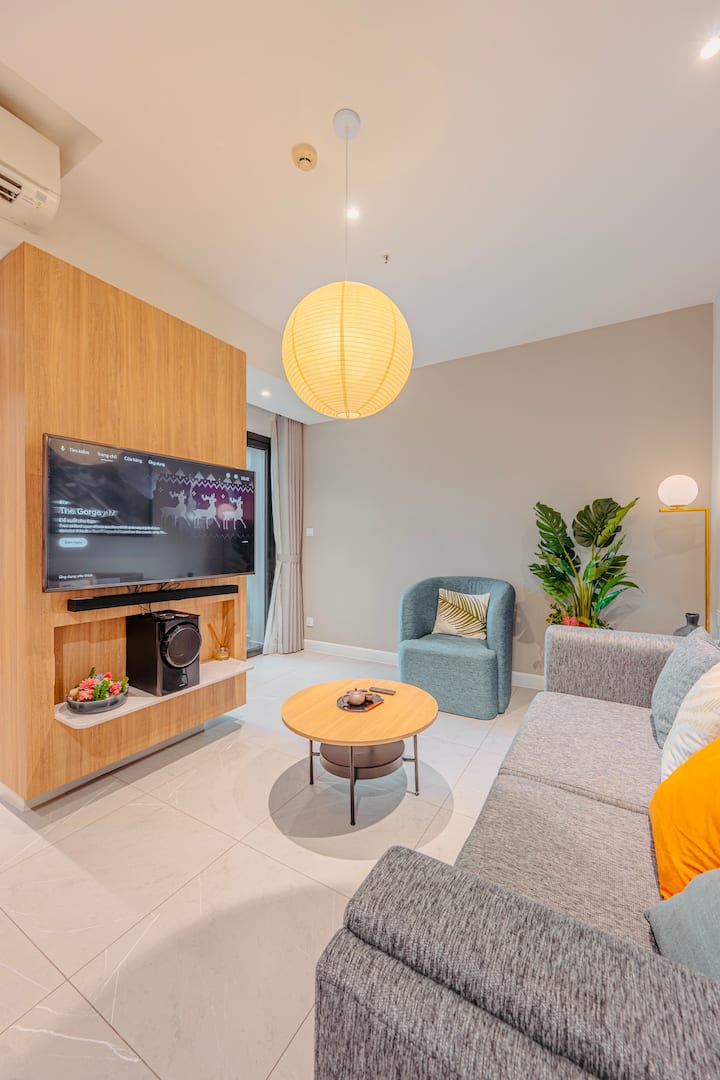 Stunning Skyline Haven 2br + 2bed Pool/gym/city - Ho Chi Minh City