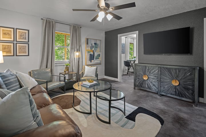 Modern, Dwtn, Bike In/bike Out - Rogers