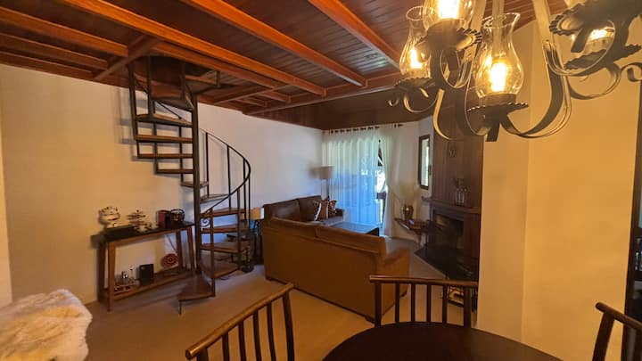 3 Quartos Duplex Alto Padrão - Campos do Jordão