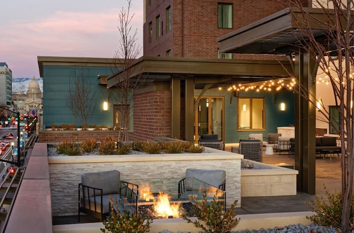 Luxury 3 Kitchen Suites W/ Breakfast - Boise, ID