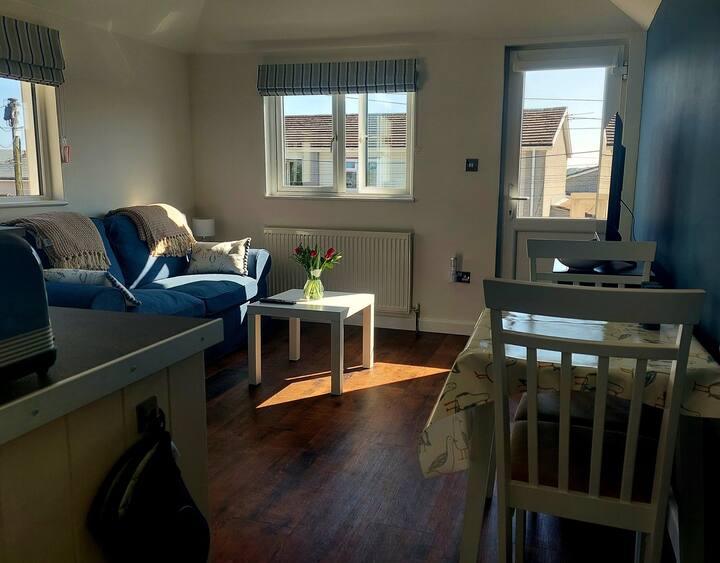 Sunny Central Falmouth Apartment - Penryn